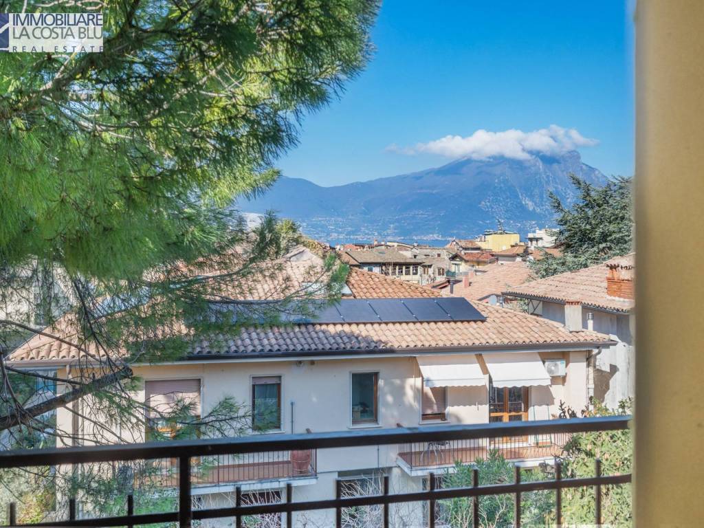 Vendita Appartamento Torri Del Benaco Quadrilocale In Via A Dall Oca vendita-appartamento-torri-del-benaco-quadrilocale-in-via-a-dall-oca