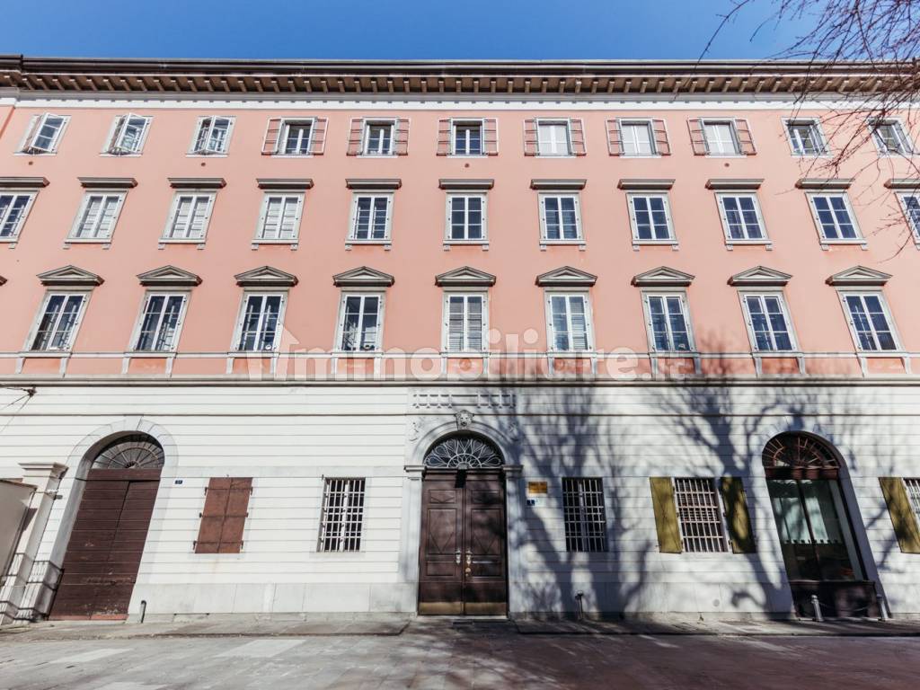 Vendita Appartamento Trieste. Trilocale in piazza Alberto e Kathleen ...