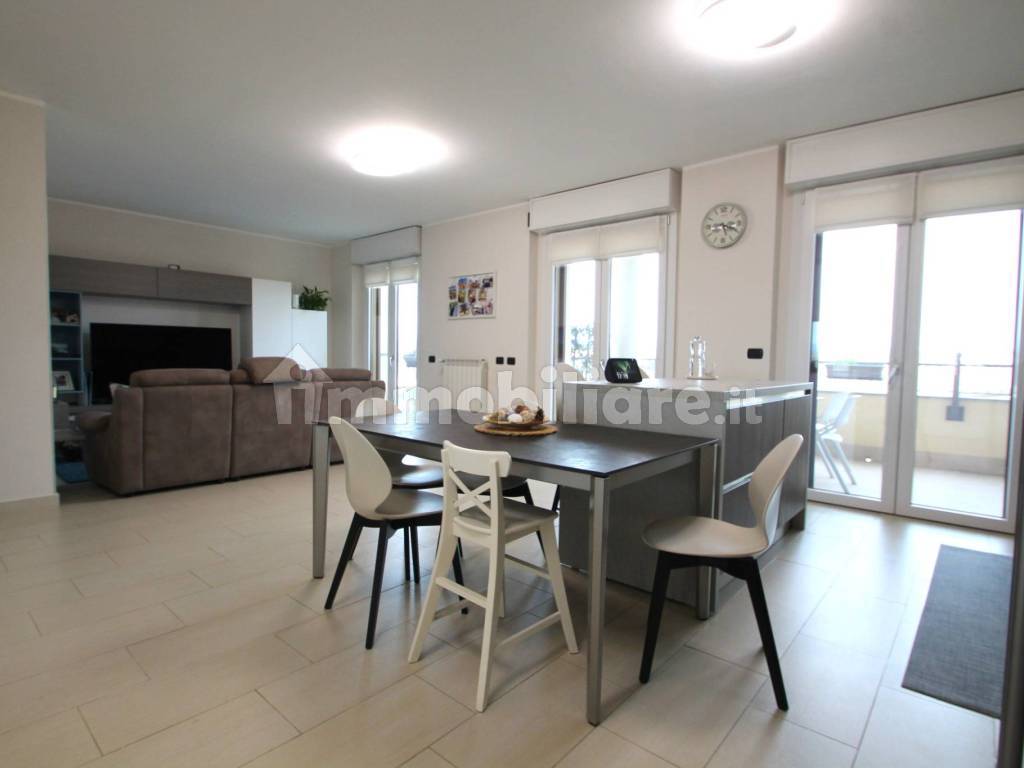 Vendita Appartamento Cambiago. Trilocale in via della Liberazione ...