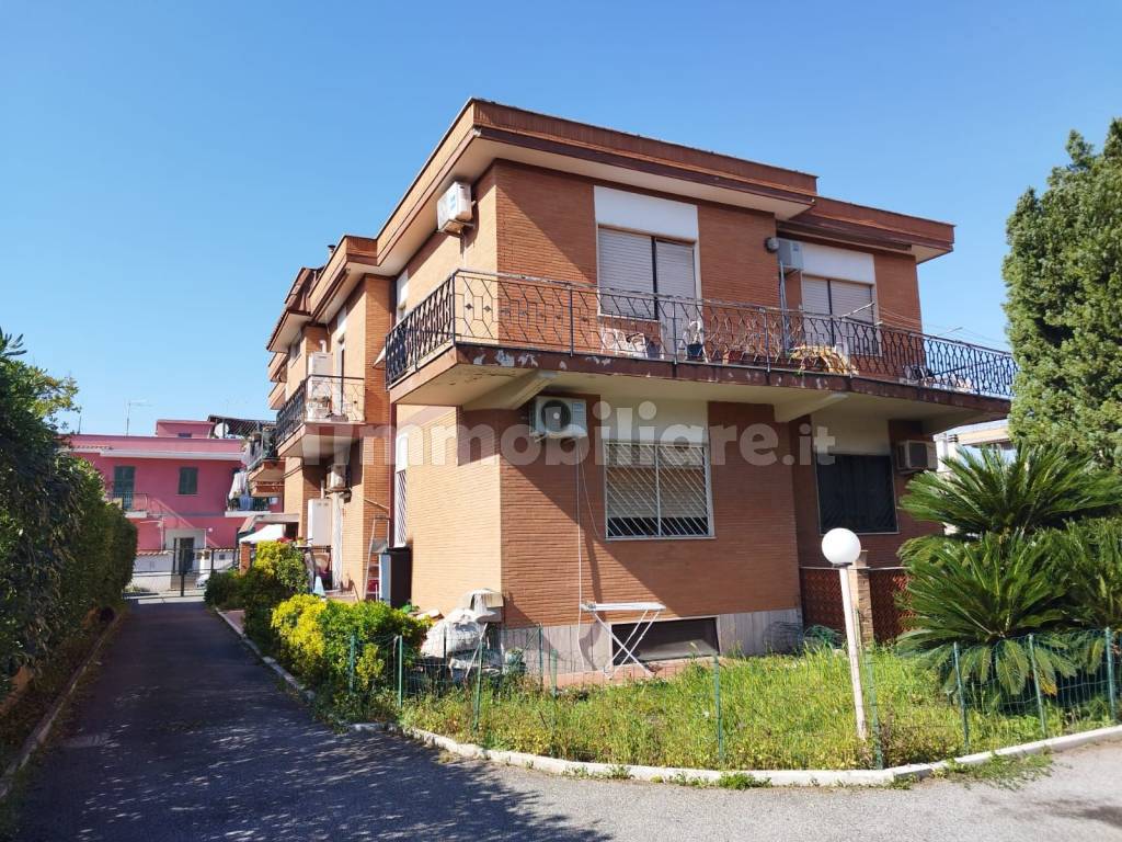 Vendita Appartamento Roma. Trilocale in via Guido Maria Conforti. Da ...