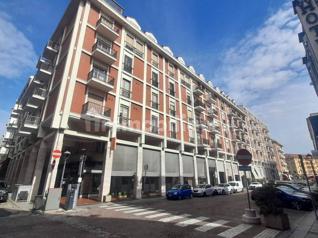 Vendita Appartamento Asti. Quadrilocale in via Camillo Benso di Cavour ...