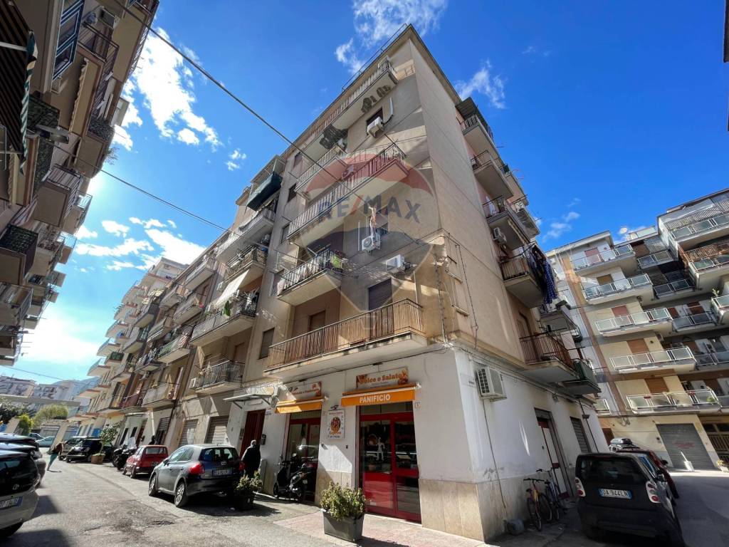 Affitto Appartamento Palermo. Quadrilocale in via Favignana 7. Buono ...