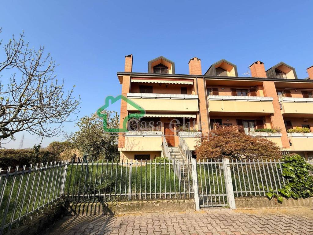 Vendita Villa bifamiliare in via Alessandro Manzoni 16 San Zenone al ...