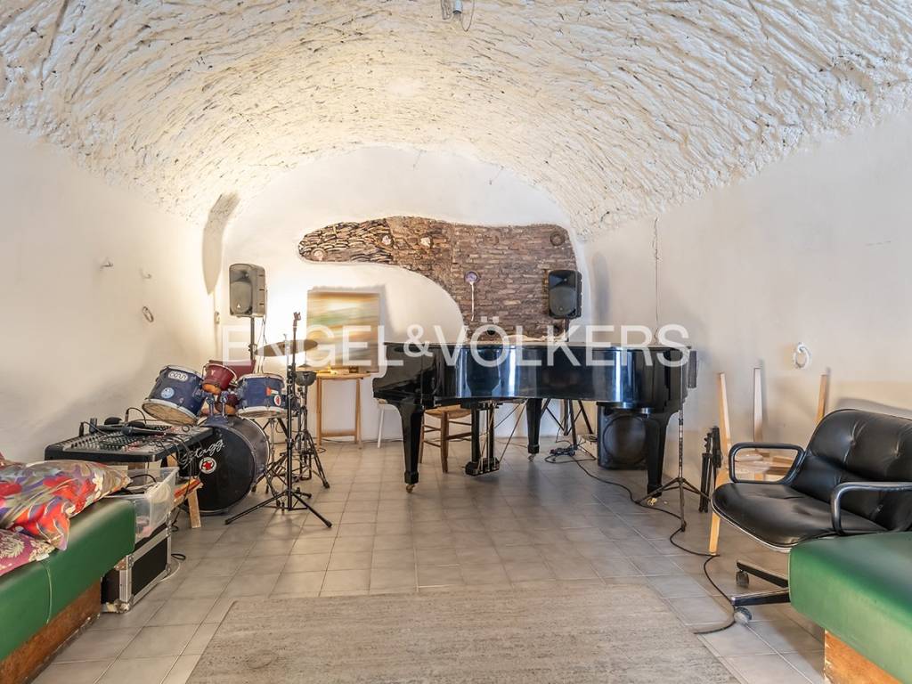 Locale commerciale via di Monte Testaccio, Roma, Rif. 119775244 ...