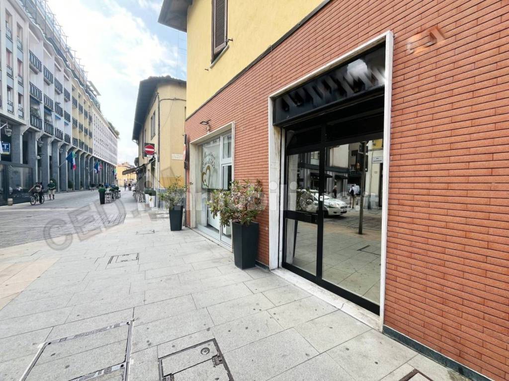 Locale commerciale via Madonna 59, Rho, Rif. 119804710 - Immobiliare.it