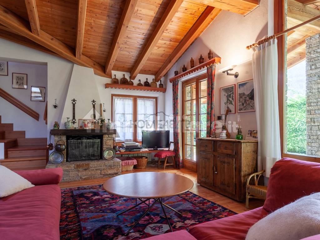 Vendita Chalet in Strada Grand Ru 12a Courmayeur. Posto auto, 225 m² ...