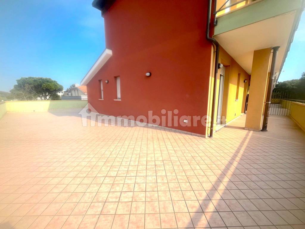 Vendita Attico in Strada Statale Adriatica Riccione. Buono stato, posto ...