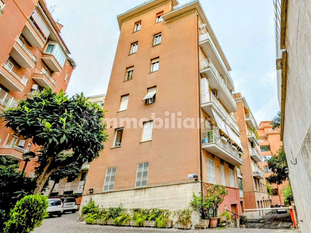 Vendita Appartamento in via Archimede. Roma. Buono stato, quarto piano ...