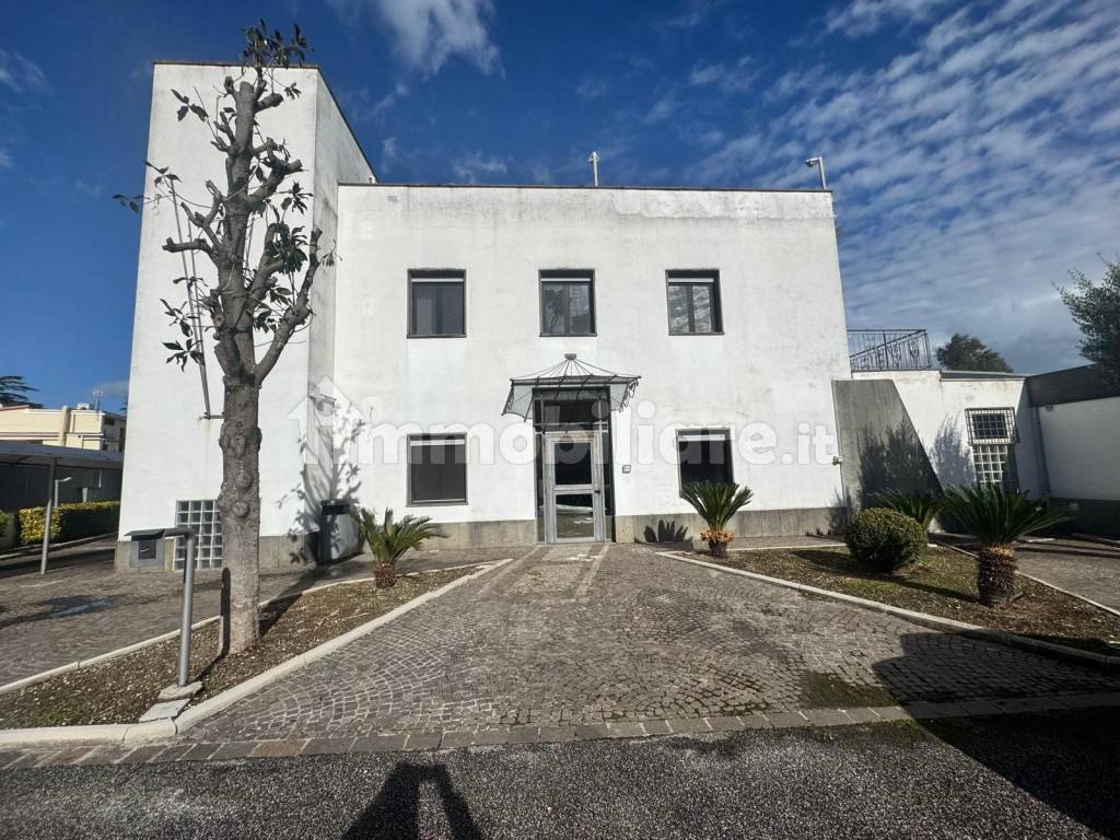 Palazzo - Edificio salita di Castel Giubileo, Roma, Rif. 119829674 ...