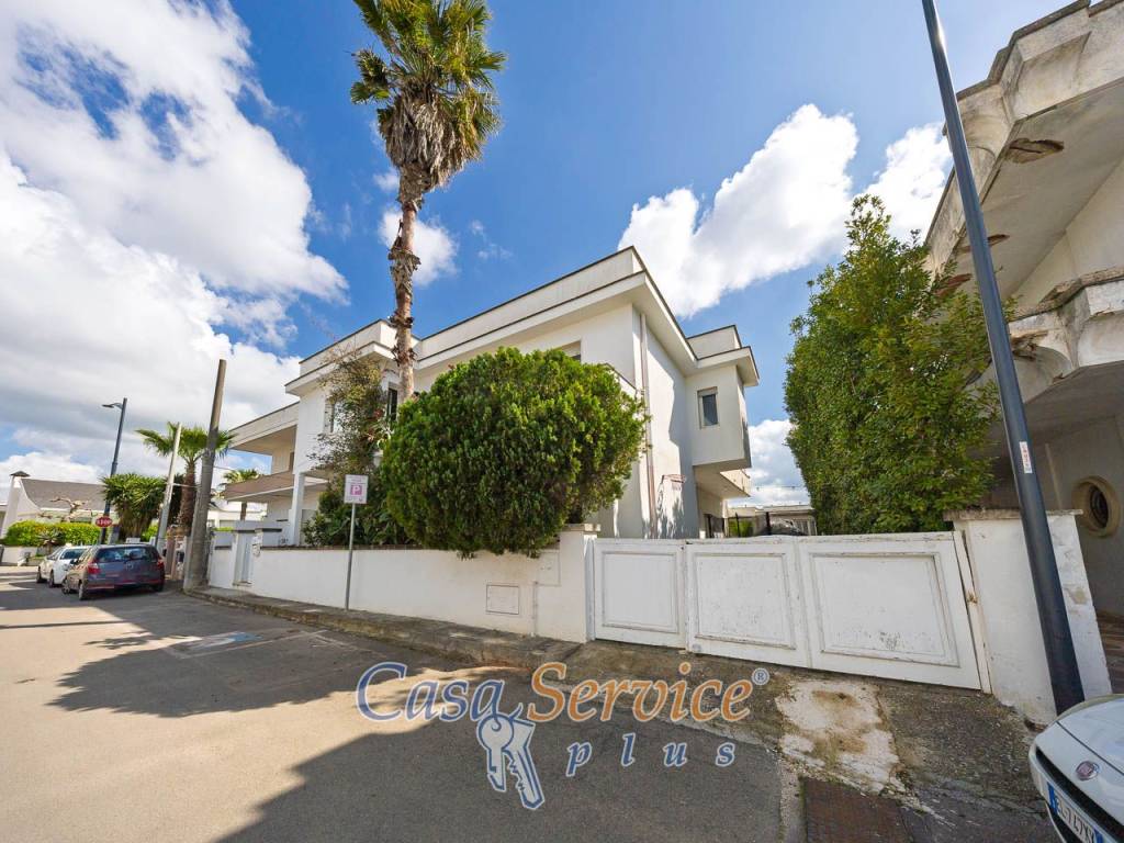 Affitto Villa unifamiliare in via Bologna Racale. Ottimo stato, posto ...