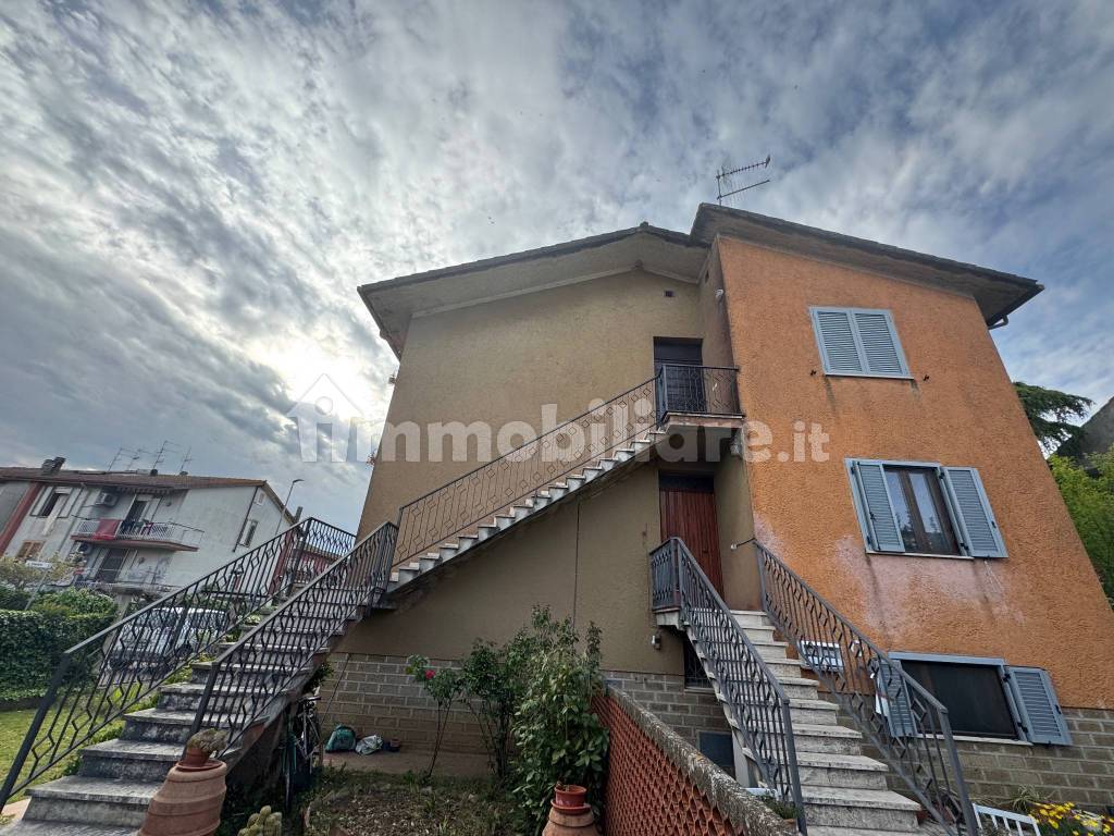 Sale Two-family villa in via delle Rose 19 Capodimonte. Good condition ...