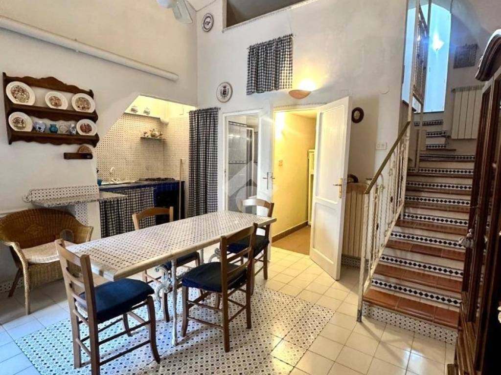 Vendita Appartamento Gaeta. Trilocale in via dell'Indipendenza salita ...