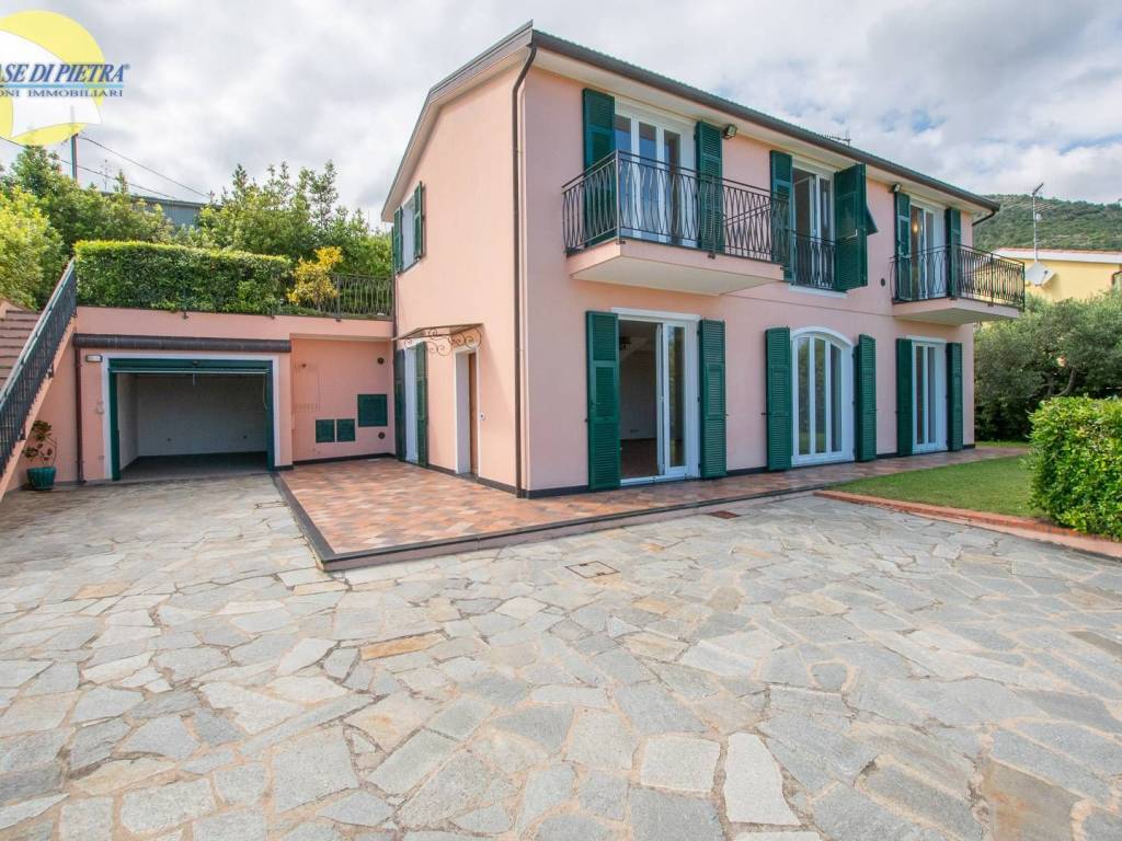 Sale Two-family villa in via Polenza Boissano. Excellent condition ...