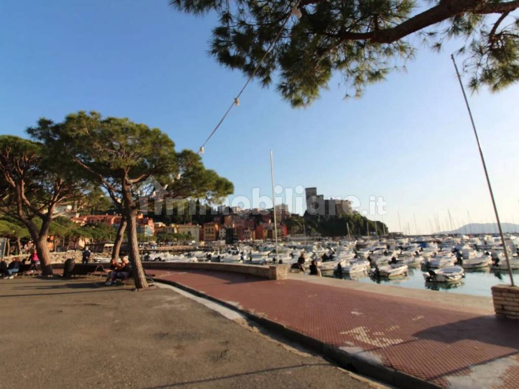 Locale commerciale via Roma, 24, Lerici, Rif. 119963272 - Immobiliare.it