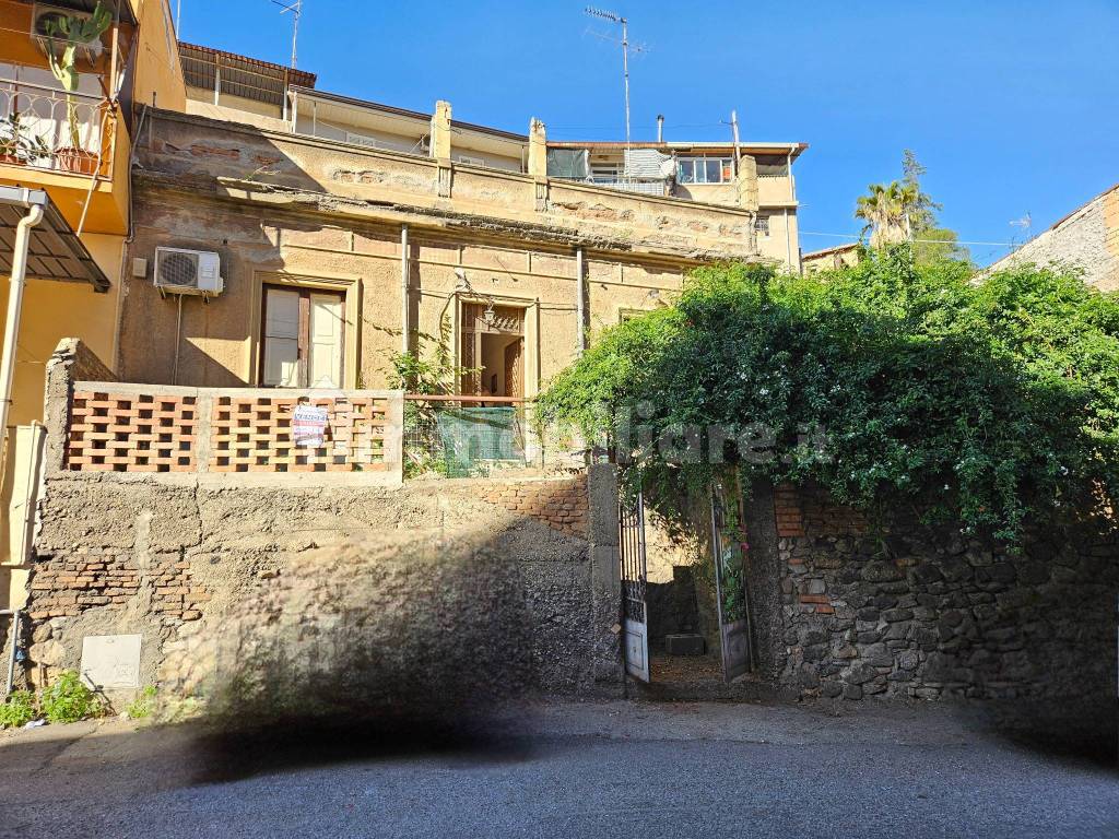 Palazzo - Edificio via Pasquale Andiloro 15, Reggio Calabria, Rif ...