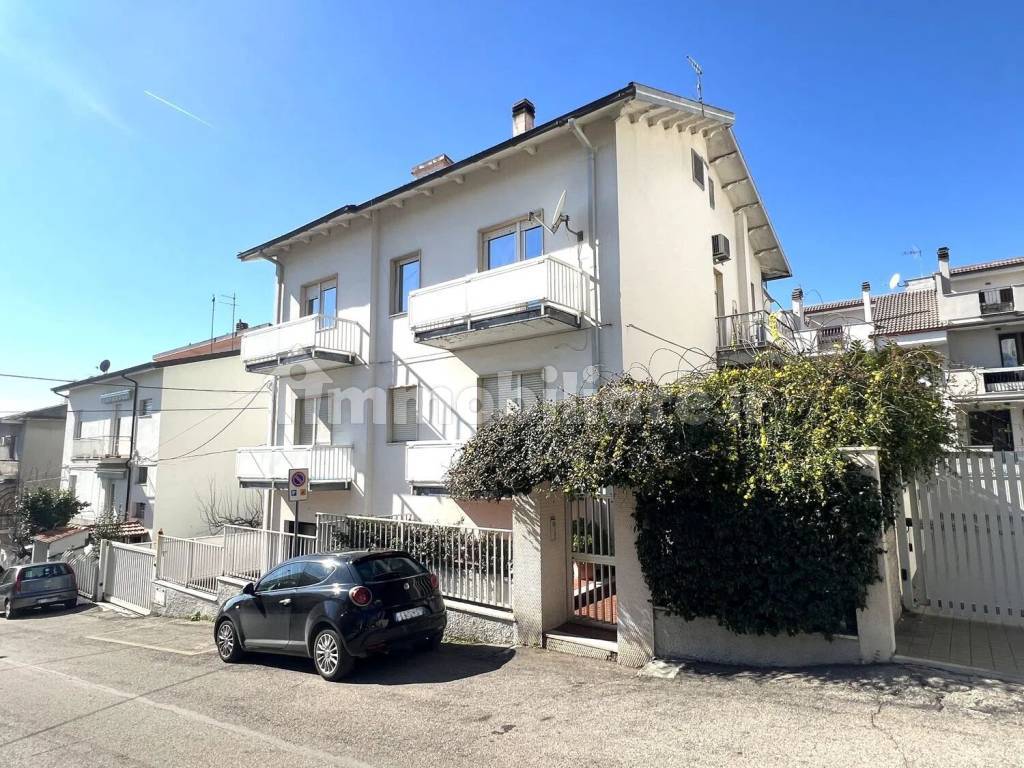 Palazzo - Edificio via Passo Delle Capannelle, 25, Pescara, Rif ...