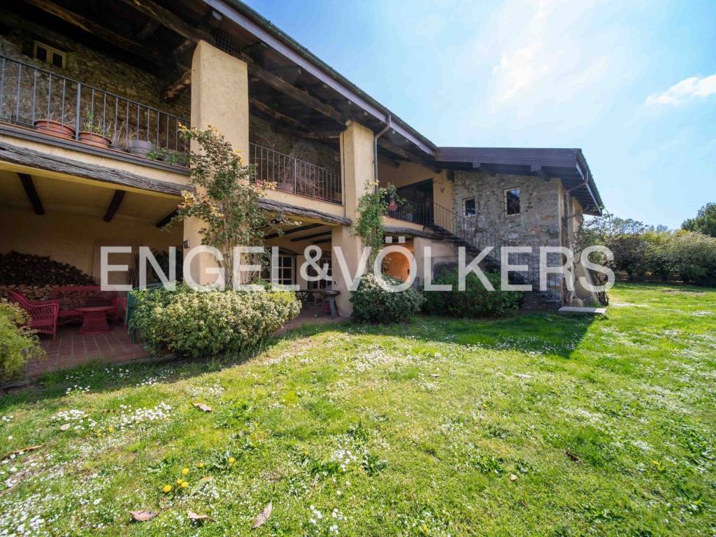 Vendita Villa unifamiliare in via Gradisca 6 Buguggiate. Ottimo stato ...