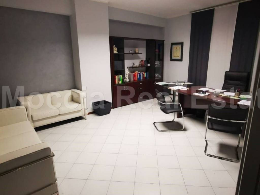 Ufficio - Studio via Giotto, Caserta, Rif. 120018728 - Immobiliare.it