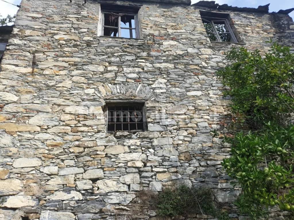 Vendita Cascina in via Tangone Rapallo. Da ristrutturare, 125 m², rif ...