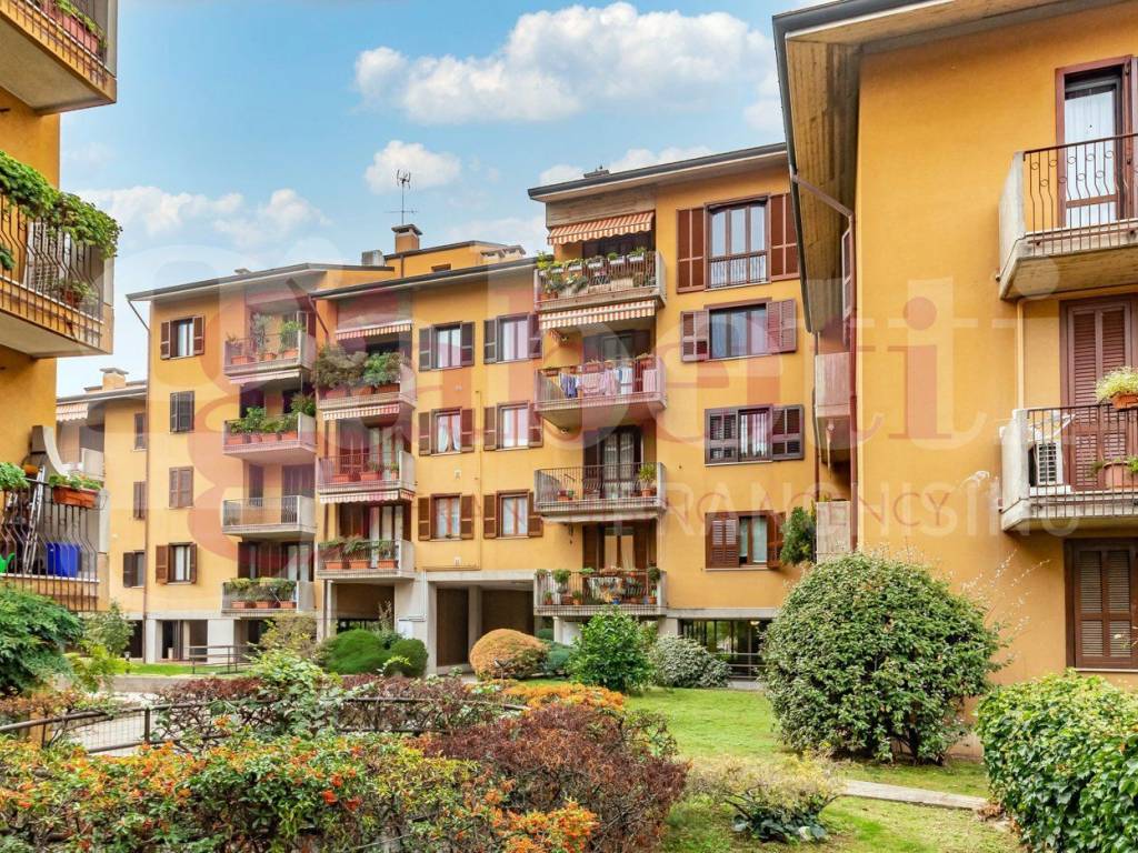 Vendita Appartamento Senago. Quadrilocale in via don rocca, 9 a. Buono ...