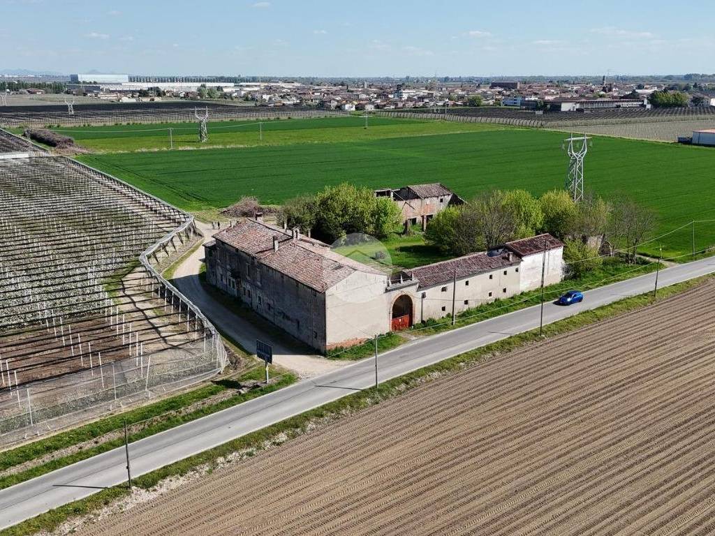 Vendita Rustico in via Buggia Belfiore. Da ristrutturare, 2590 m², rif ...
