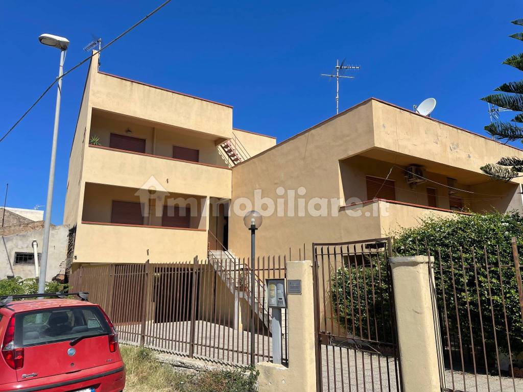 Vendita Appartamento Messina. Trilocale in Località Sparta. Buono stato ...