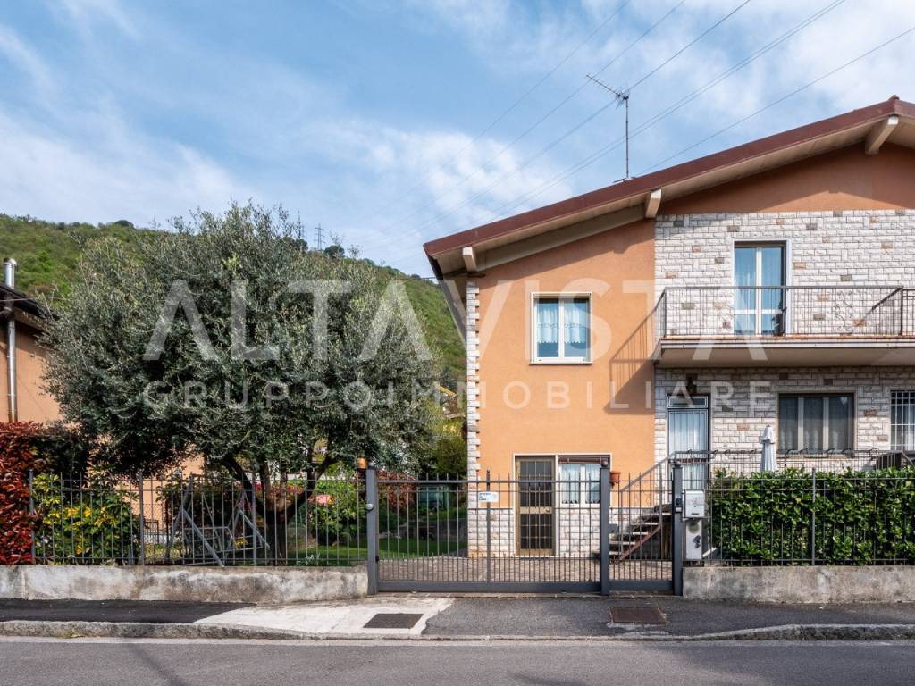 Sale Two-family villa in via Giovanni Ontini Brescia. Good condition ...