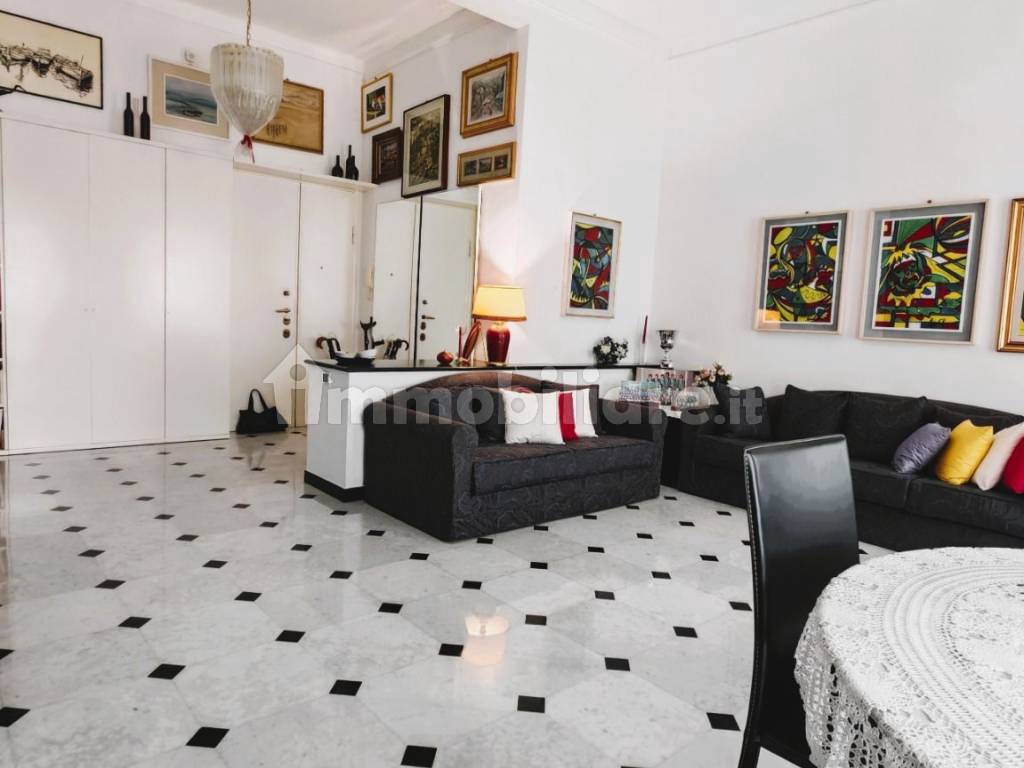 Vendita Appartamento Genova. Trilocale in via Orlando 12. Ottimo stato ...