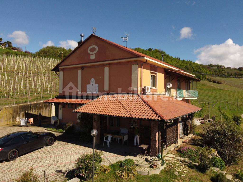 Vendita Terratetto unifamiliare in frazione Castelrotto Guarene. Buono ...