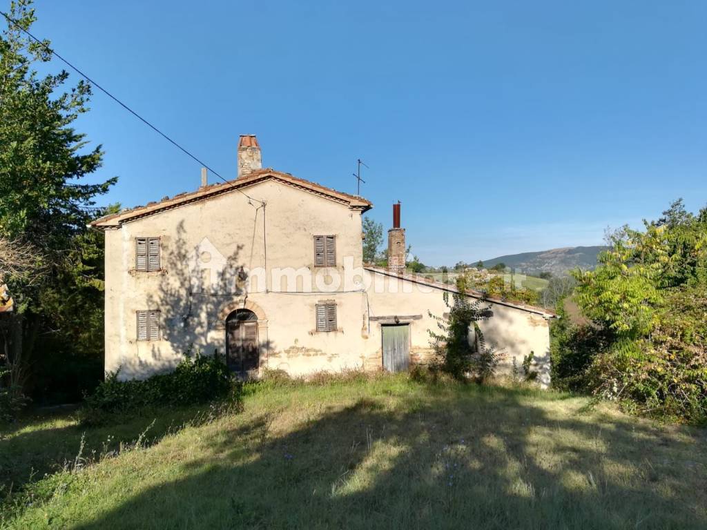 Vendita Rustico in frazione Santo Stefano Arcevia. Da ristrutturare ...
