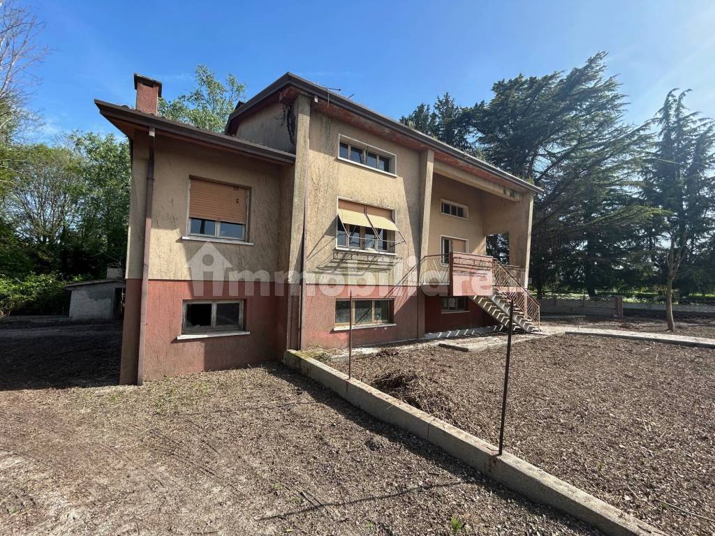 Vendita Villa unifamiliare Zoppola. Da ristrutturare, posto auto, con ...