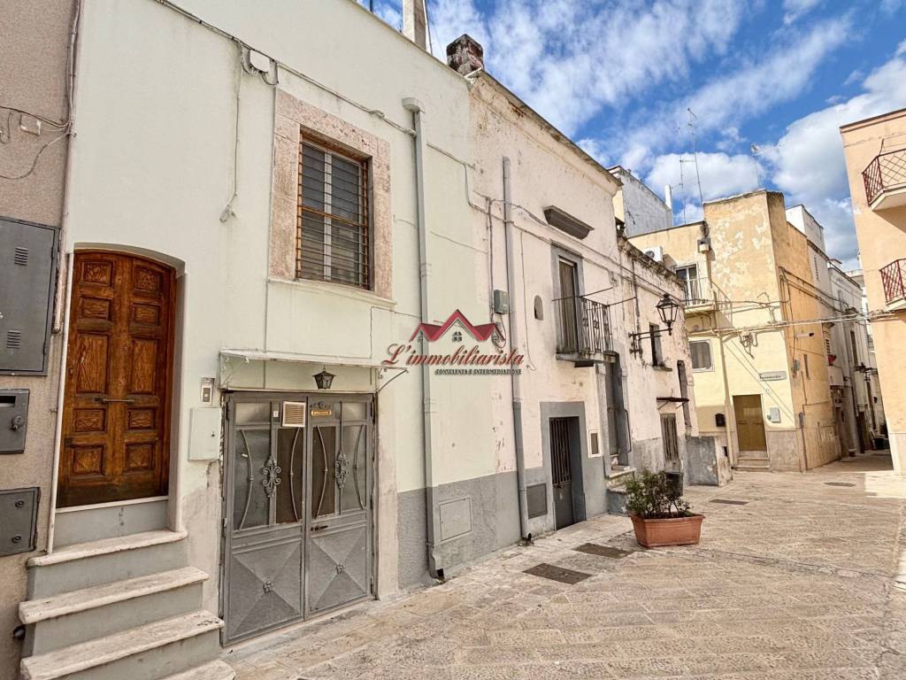 Vendita Appartamento Valenzano. Bilocale, Buono stato, su più livelli ...