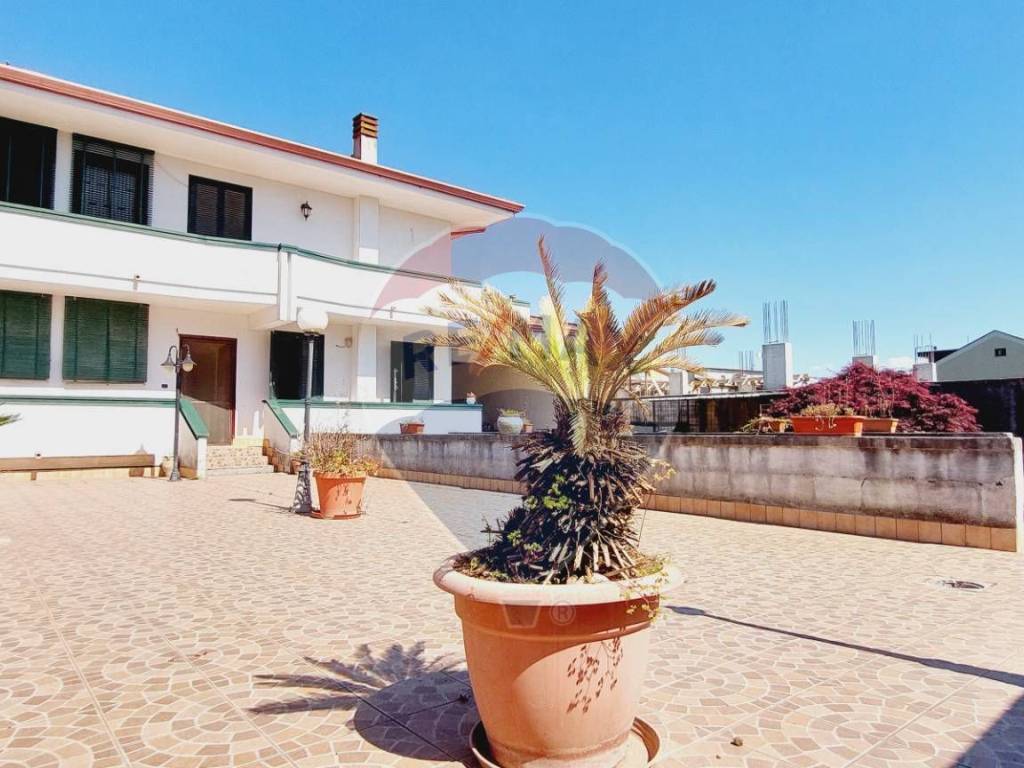 Vendita Villa unifamiliare in via Capitano Alberto Bizzarri Calvi ...