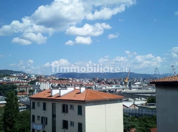 Vendita Appartamento Trieste. Trilocale in viale dei Campi Elisi 42. Ottimo stato, quarto piano ...