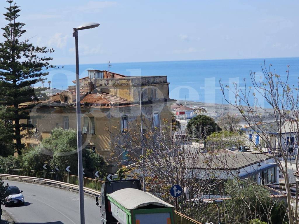 Vendita Appartamento Scalea. Quadrilocale in corso Mediterraneo , 99. Secondo piano, con ...