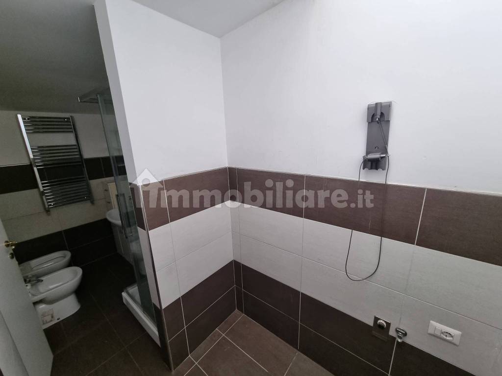 Vendita Appartamento Roma. Trilocale in via Cameri. Ottimo stato, piano ...