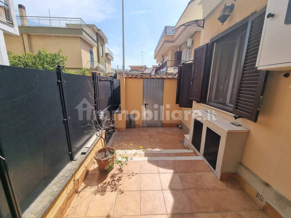 Vendita Appartamento Roma. Trilocale in via Cameri. Ottimo stato, piano ...