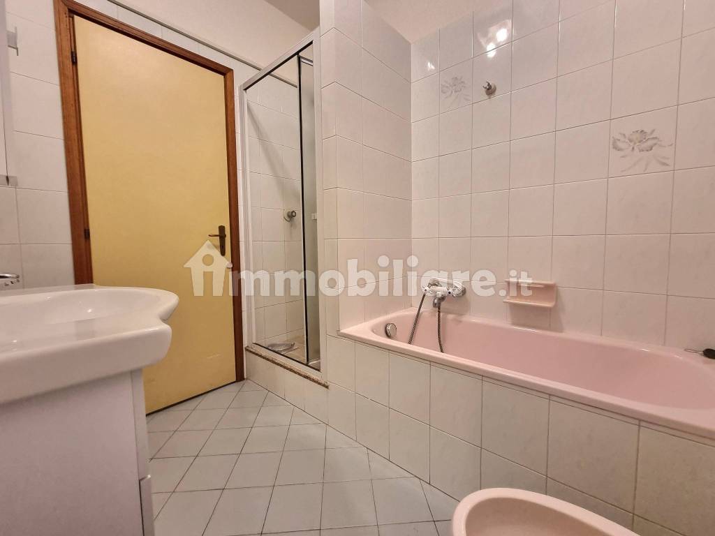 Stanza singola in affitto, affittasi camera singola via Galeazza ...