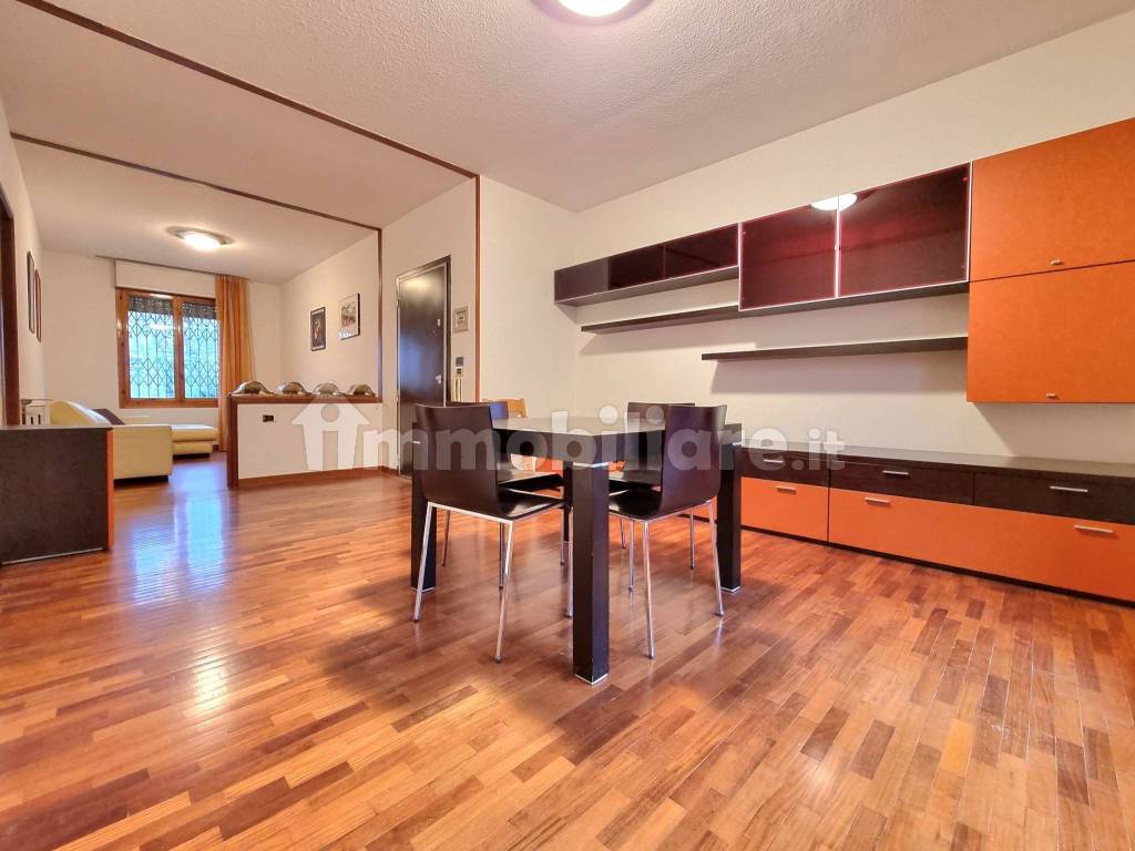 Stanza singola in affitto, affittasi camera singola via Galeazza ...