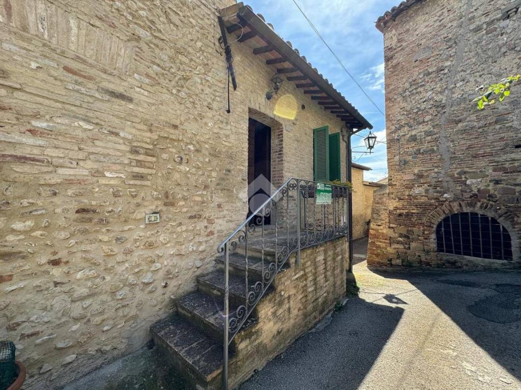 Sale Multi-family detached house in vicolo dello Sperone Montefalco ...
