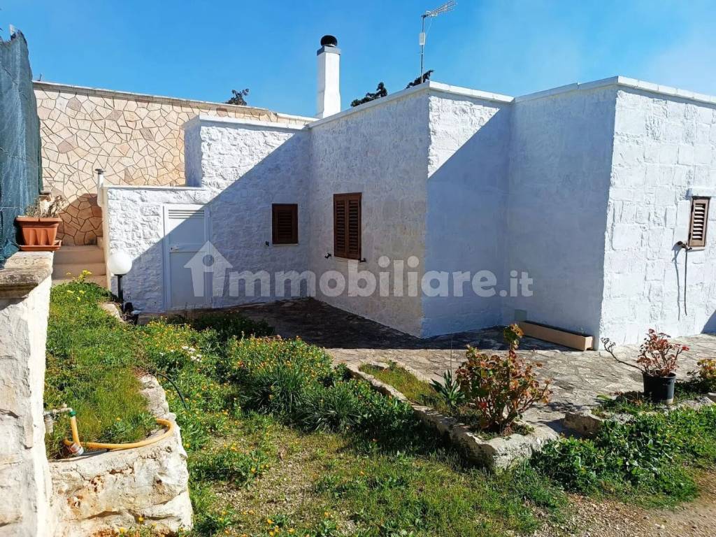 Vendita Villa unifamiliare in Contrada Mastrofrancesco San C. Ostuni. Buono stato, con terrazza ...