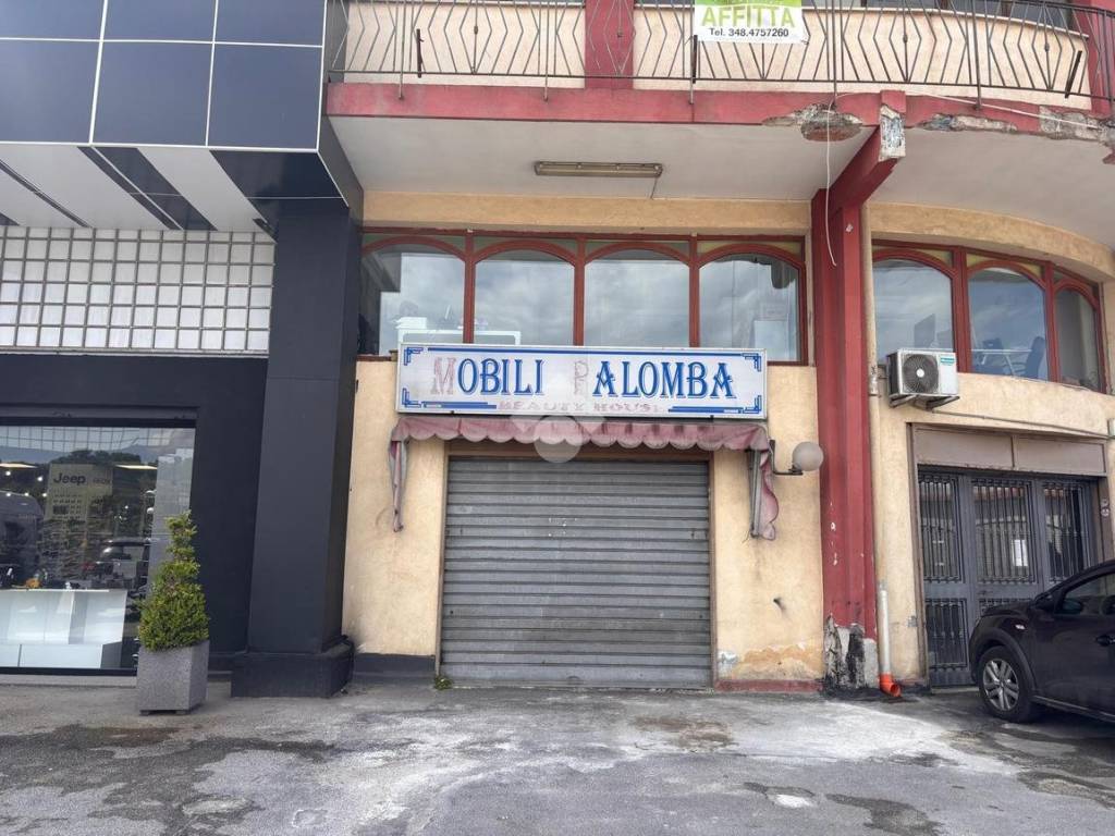 Locale commerciale via Plinio 88, Pompei, Rif. 120208990 - Immobiliare.it
