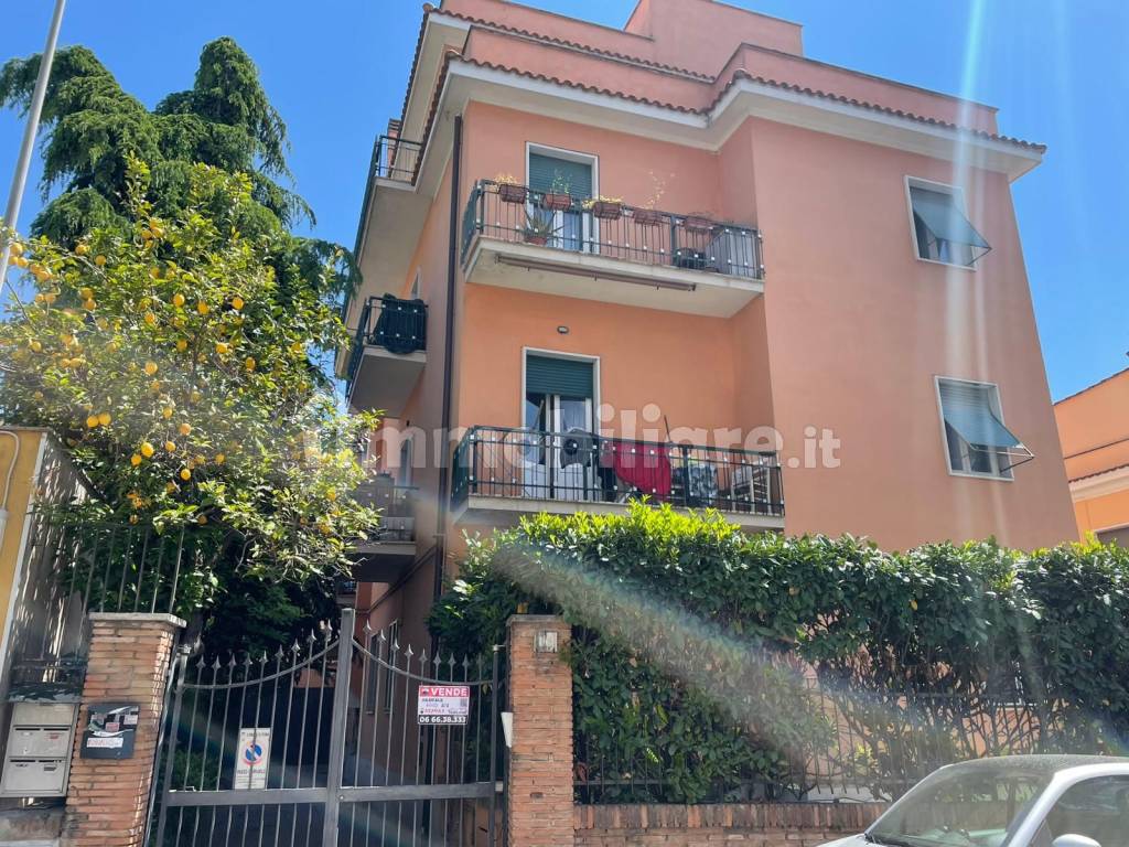 Vendita Appartamento Roma. Bilocale in via del Forte Boccea 16. Da ...