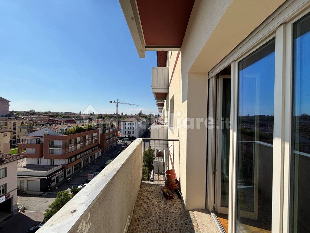 Sale Apartment Piacenza. 3-room flat in via Cristoforo Colombo. Good ...