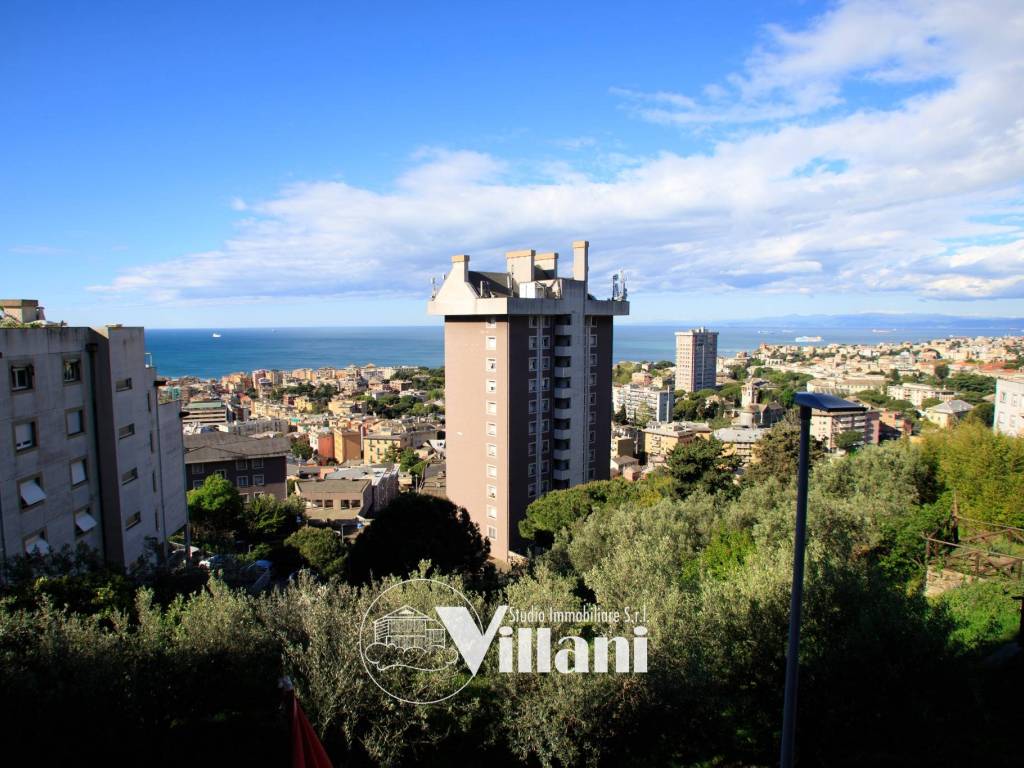 Vendita Appartamento in via degli Iris. Genova. Buono stato, interrato ...