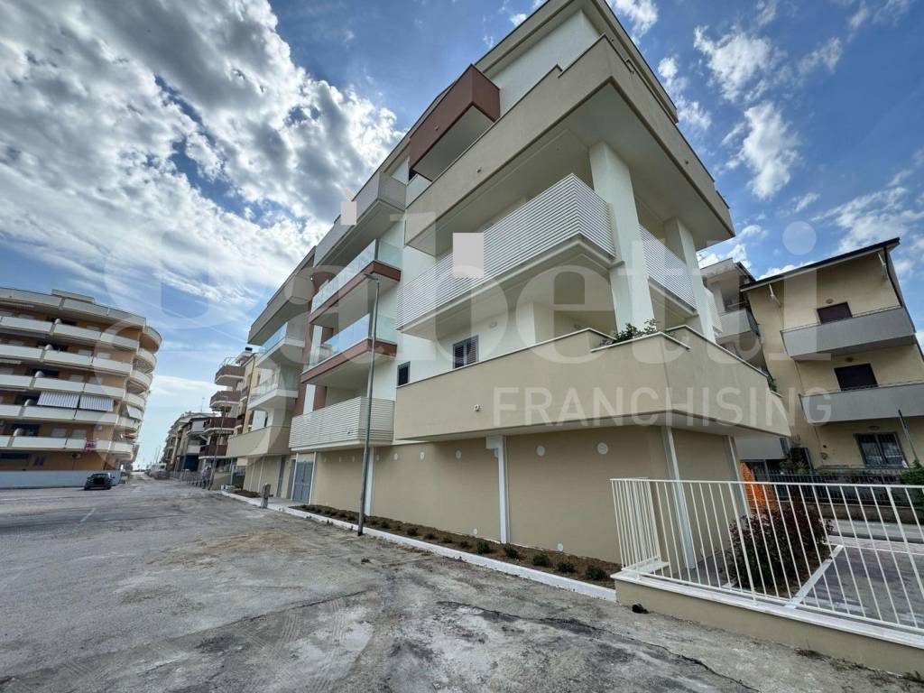 Vendita Appartamento Alba Adriatica. Trilocale in via Cortina , 9 ...