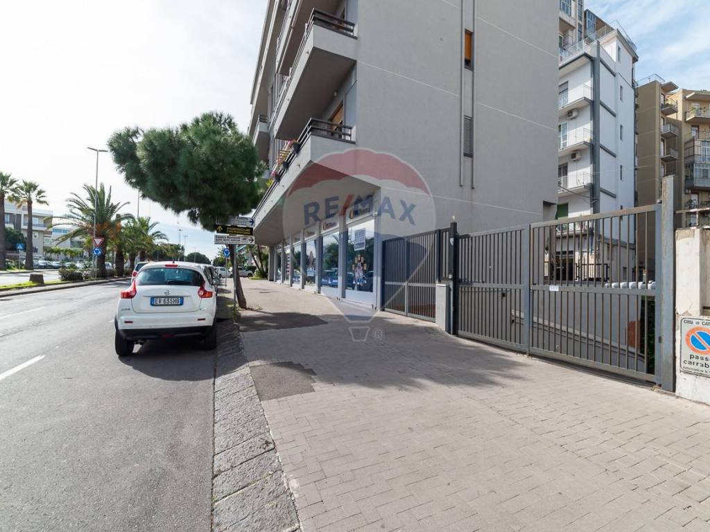 Attività commerciale viale Africa 92, Catania, Rif. 120274878 ...