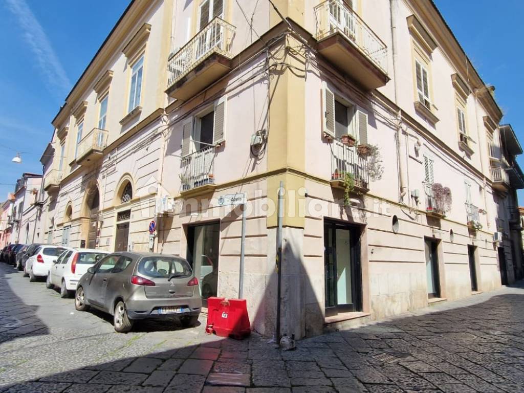 Locale commerciale via Roma, Maddaloni, Rif. 120283672 - Immobiliare.it