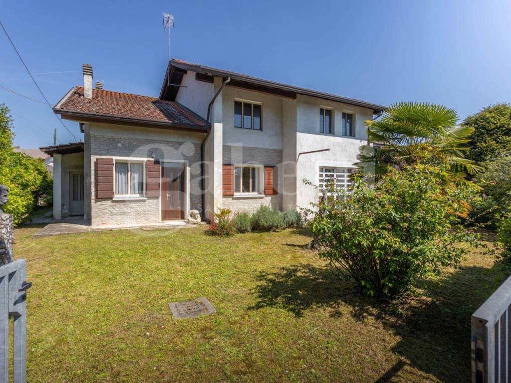 Vendita Villa bifamiliare in via Canedi, 16 Cordovado. Buono stato, con ...