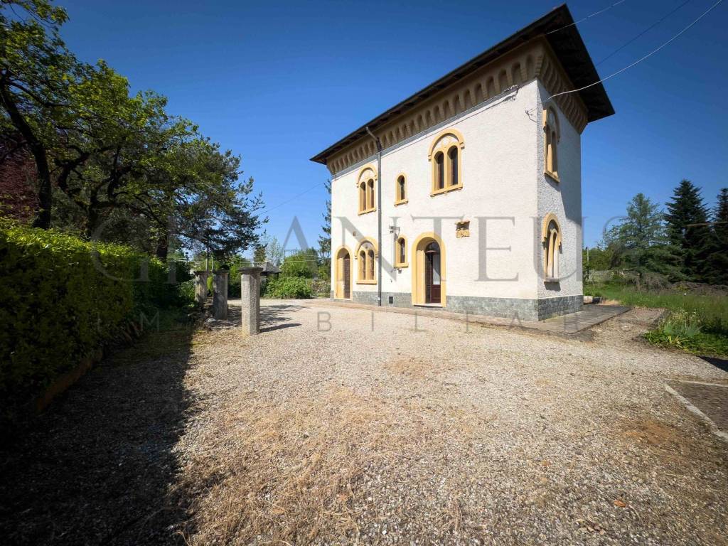 Vendita Villa unifamiliare in via Castelnuovo 4 Tradate. Da ...